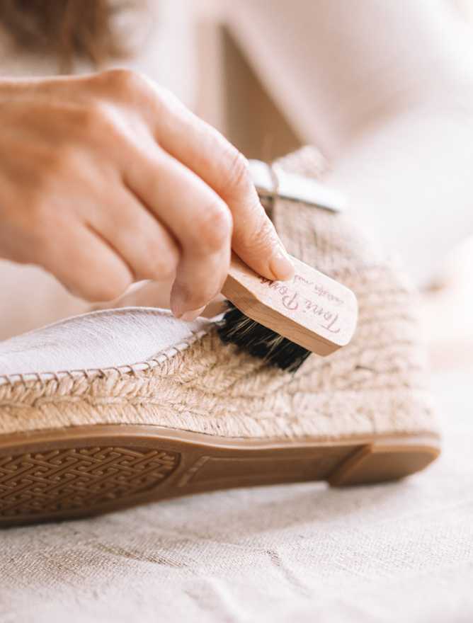 How to remove stains from the sole? – Uris